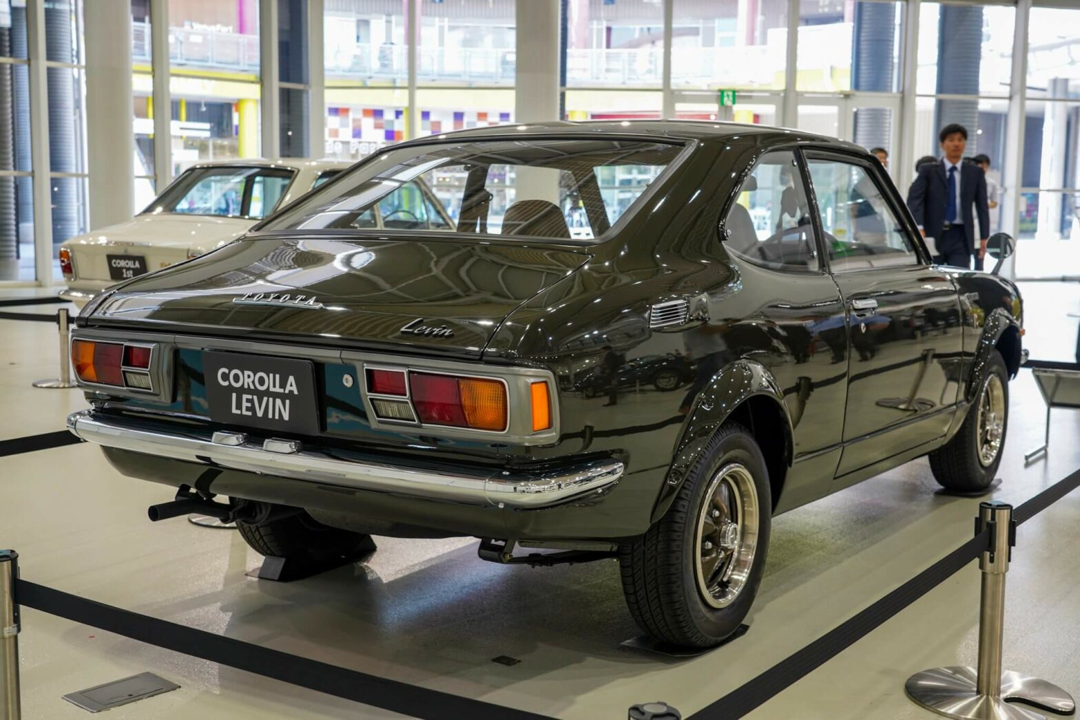 【トヨタ カローラ レビン（TE27型）】オーバーフェンダーを持つ初代走り屋 | MOBY [モビー]