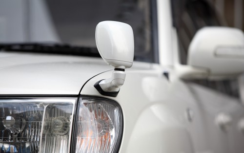 サイドアンダーミラーの使い方や取り外し方から後付け方法と車検での注意点 | MOBY [モビー]